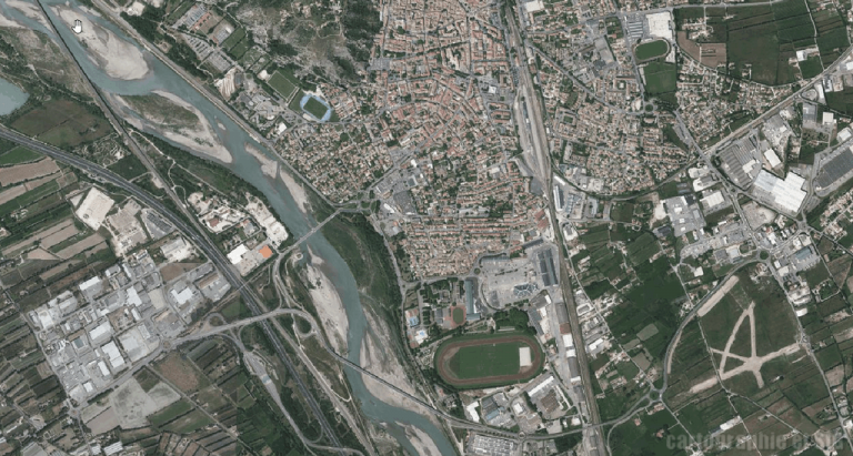 Télécharger et utiliser les orthophotos de l’IGN - Cartographie et SIG ...